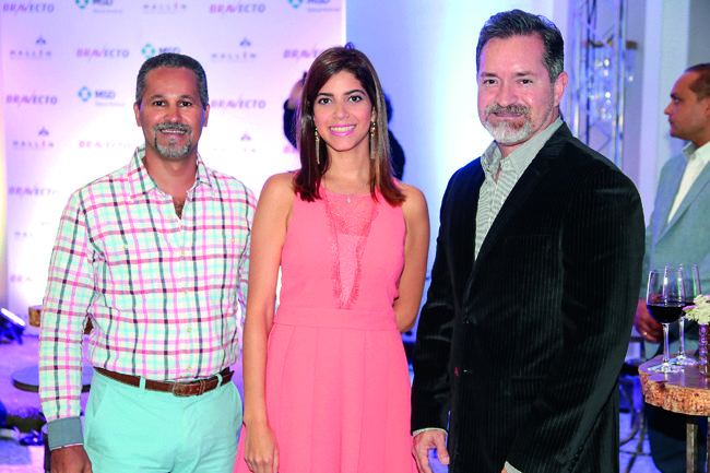 Cesar Torres, Maria Logrono y Ariel Crespo - Ritmo Social