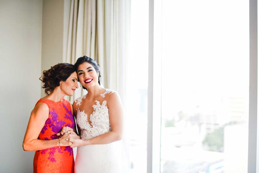 Alexandra V De Moya junto con su hija Britt Alana De Moya - Ritmo