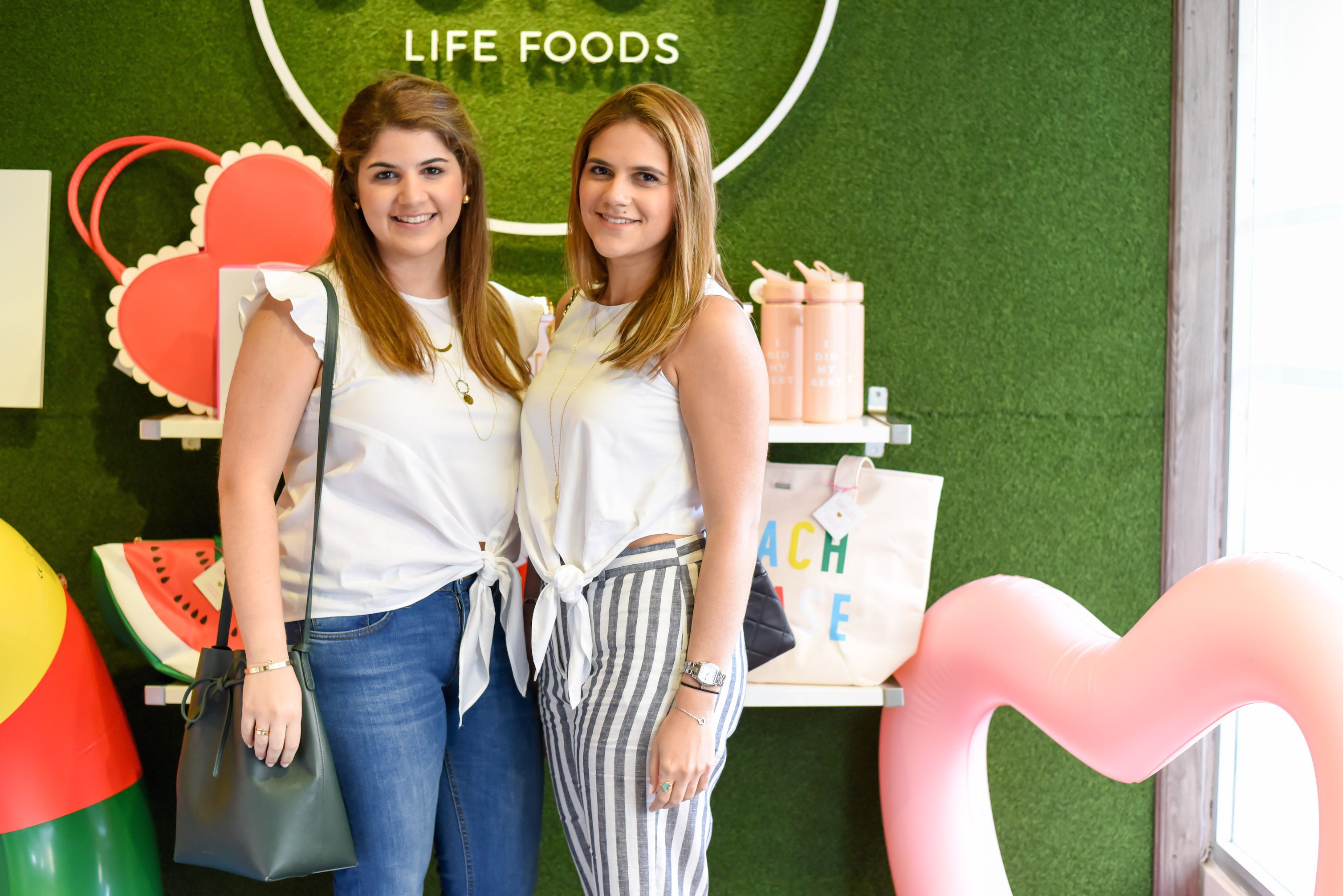 5. Lily Bello y Lidia Bello - Ritmo