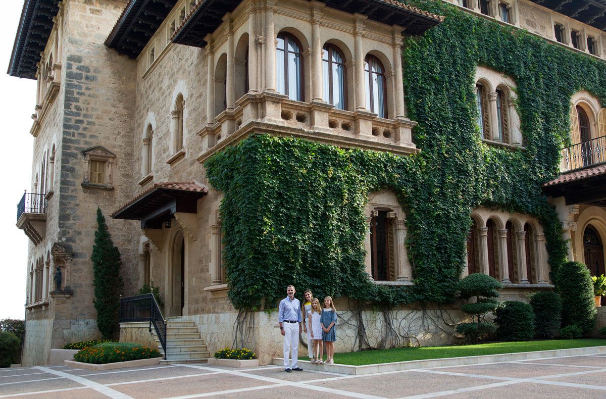 Palacio de Marivent, Mar y Viento: Un palacio para la realeza y su ...