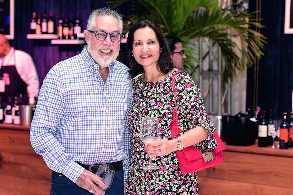 4 Campos De Moya y Alexandra De Moya - Ritmo Social