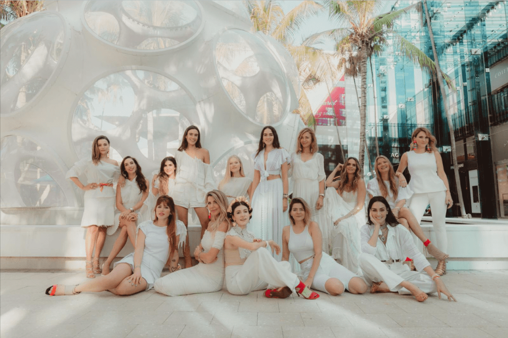 Glamorous Encounter Claudia Zuleta - Ritmo