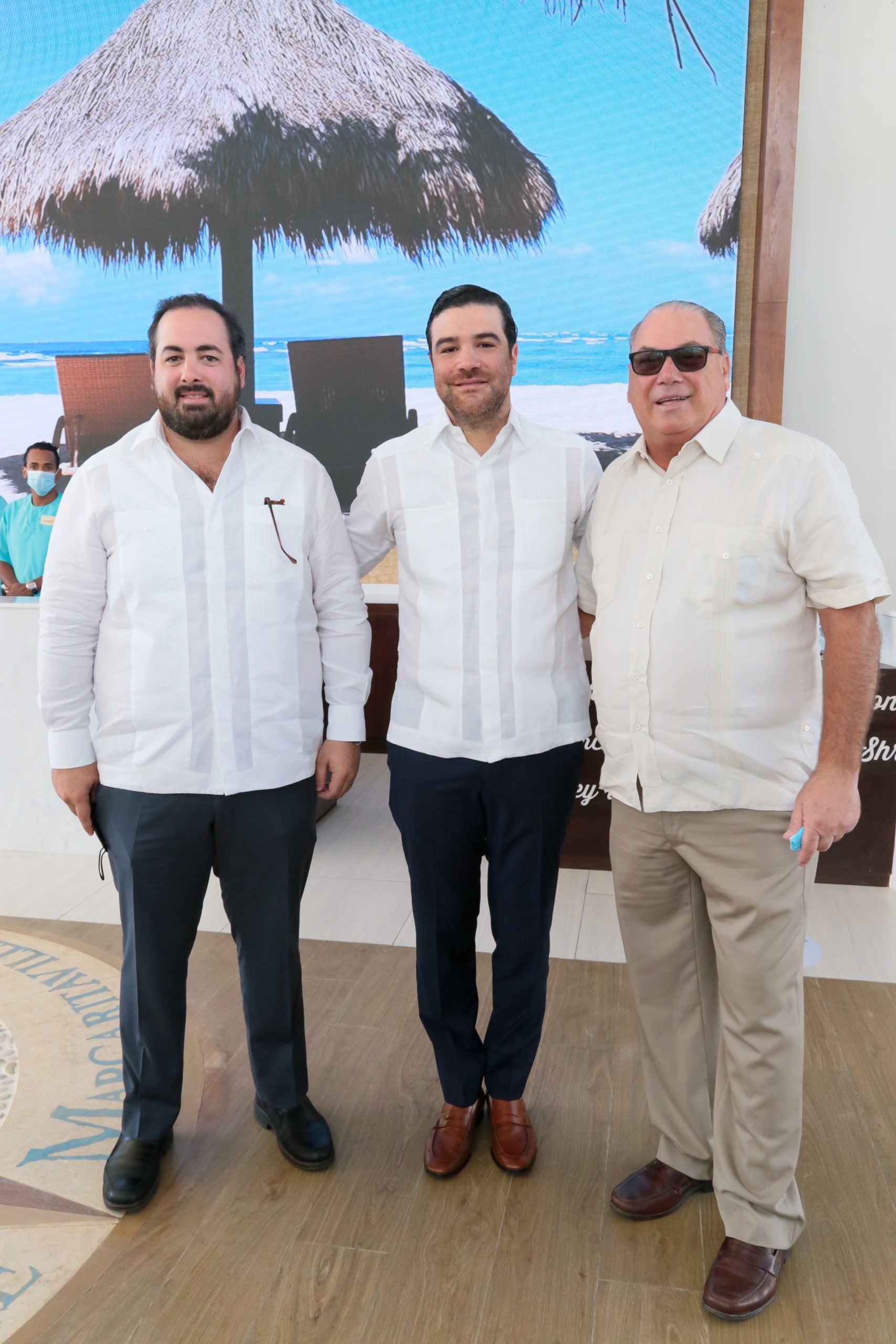 Azor Hazoury, Juan Rafael Llaneza y Ricardo Hazoury - Ritmo Social